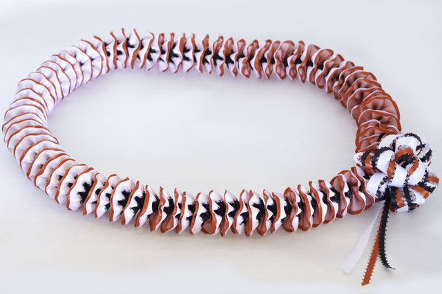 Lei Styles - K-D Crafts and Ribbon Leis