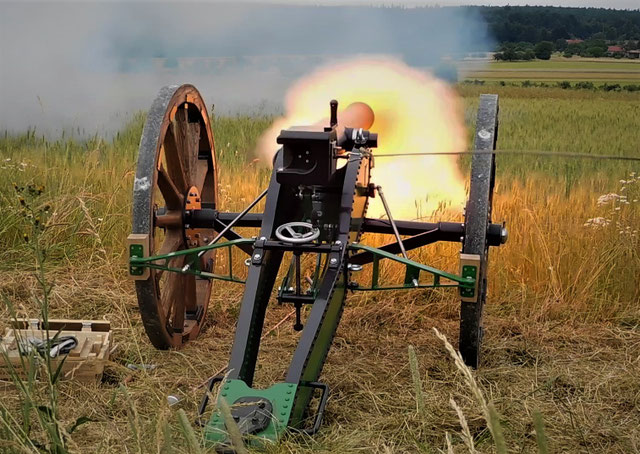 Breech-Loading Cannons - Hermann Salutkanonen - Exklusive Böllerkanonen