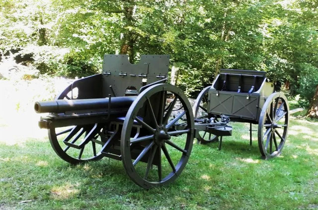 Breech-Loading Cannons - Hermann Salutkanonen - Exklusive Böllerkanonen