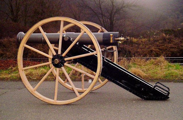 Breech-Loading Cannons - Hermann Salutkanonen - Exklusive Böllerkanonen