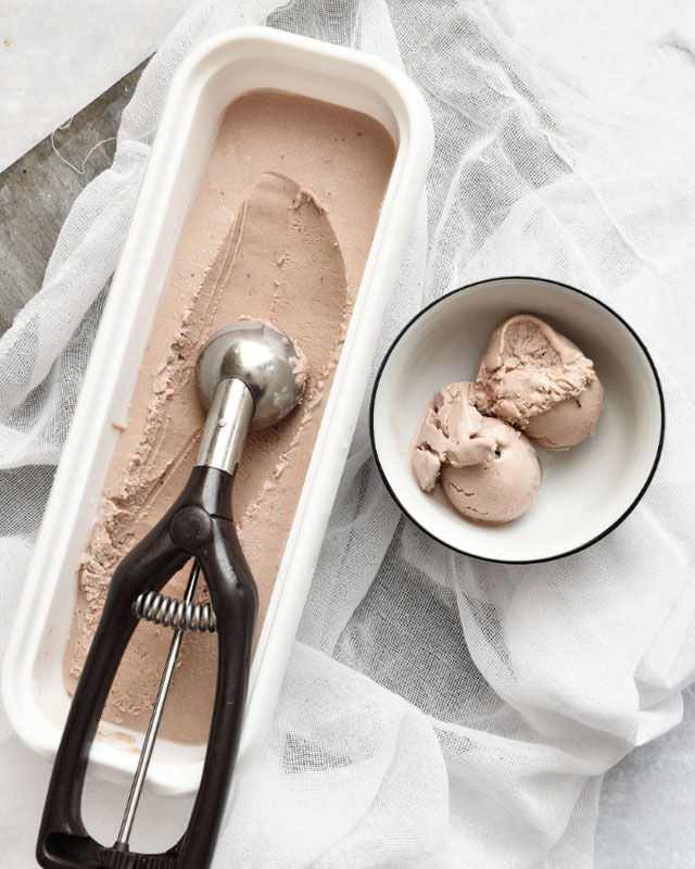 Haselnuss-Eis. Ohne Eismaschine, ohne Rühren. - mix dich glücklich (Thermomix-Rezepte)