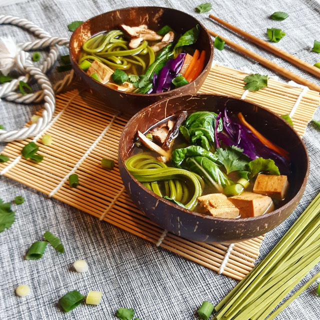 Oriental broth filled with Algae Noodles with Tofu and Vegetables ...