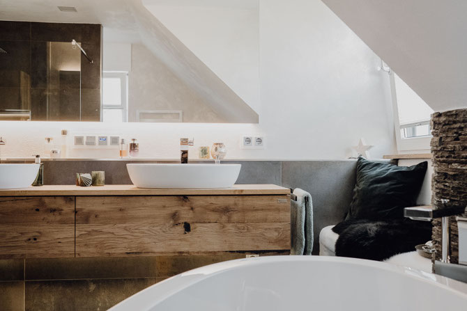 Design Waschtisch auf Maß mit Schubladen und für Aufsatzwaschbecken in ...