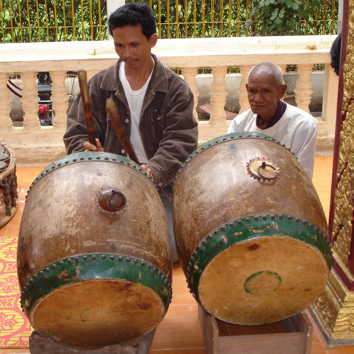 Drum - skor thom ស្គរធំ - Sounds of Angkor