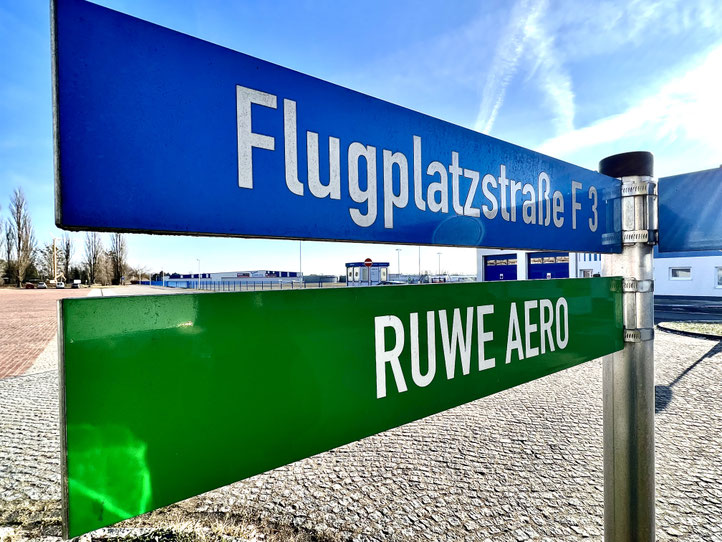 Ihr Kontakt zu uns - Flugschule RUWE AERO Rundflug Berlin Brandenburg