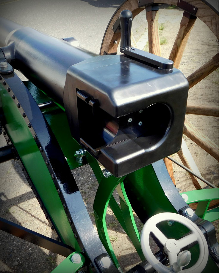 Breech-Loading Cannons - Hermann Salutkanonen - Exklusive Böllerkanonen