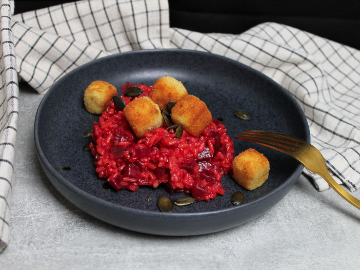 Rote Beete Risotto mit gebackenem Feta und Kürbiskernen - (K)leckerei