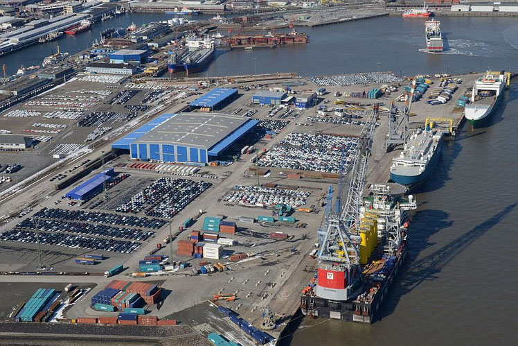 Cuxhaven: a high-performance port location - The German Offshore ...