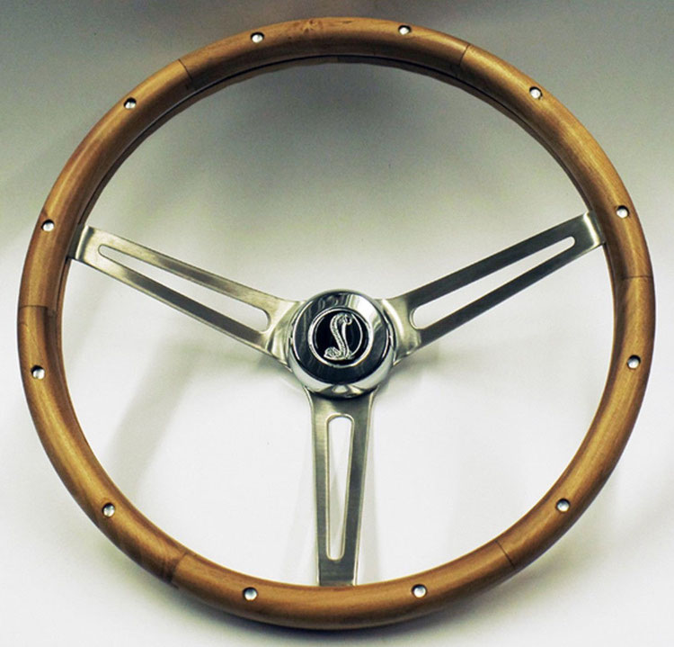 Volant bois, commodo, rétroviseur pour Ford Mustang - Mustang Spare Parts