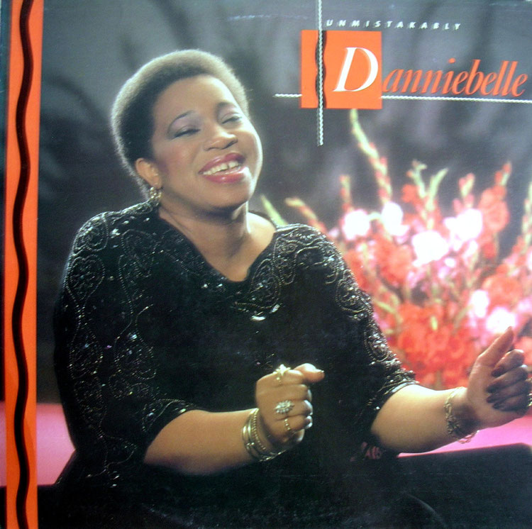 DANNIEBELLE HALL - Bensound Musikshop