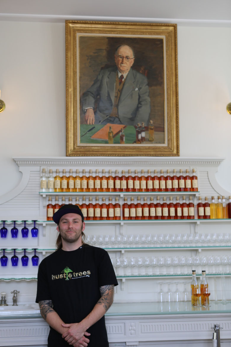 Don Henny Hennessy Collector - Website of donhenny-hennessycollector!