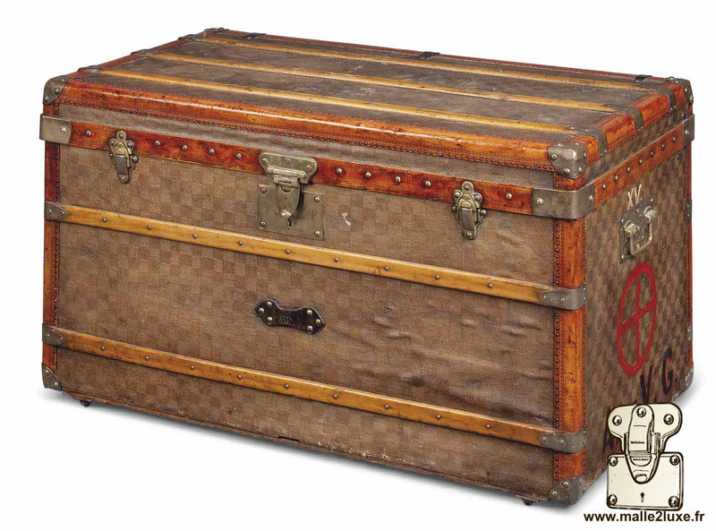 Malle ancienne bombée et plate - Malle2luxe