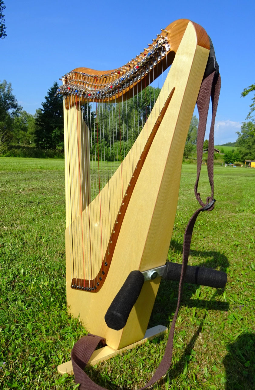 Harp Strap for travel harp Luna - best position - Electric Harp and ...