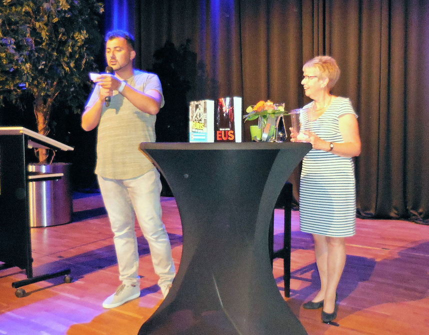 Optreden 'Eus' Akyol in 't Perron een groot succes! - De website van ...