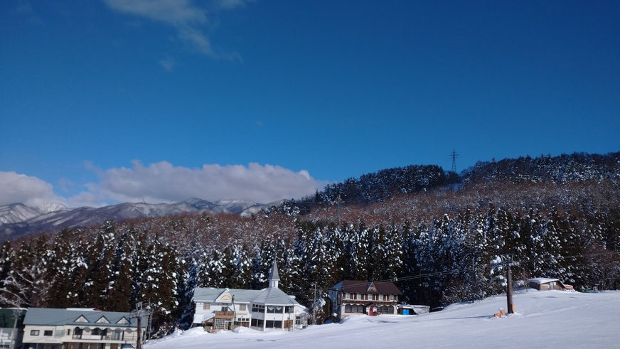 赤い扉ロッジ スノーリゾート・ロマンスの神様スキー場 - Red Gate Lodge ページ！