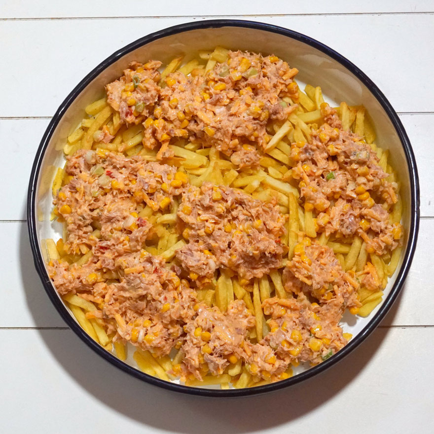 Tuna Loaded Fries - Pommes mit Thunfischgedöns - zimtkringel - about food