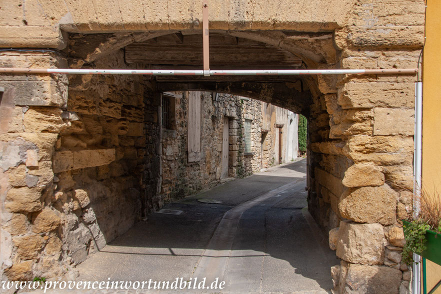 Caderousse - Sehenswürdigkeiten - Urlaubsplanung - Frankreich