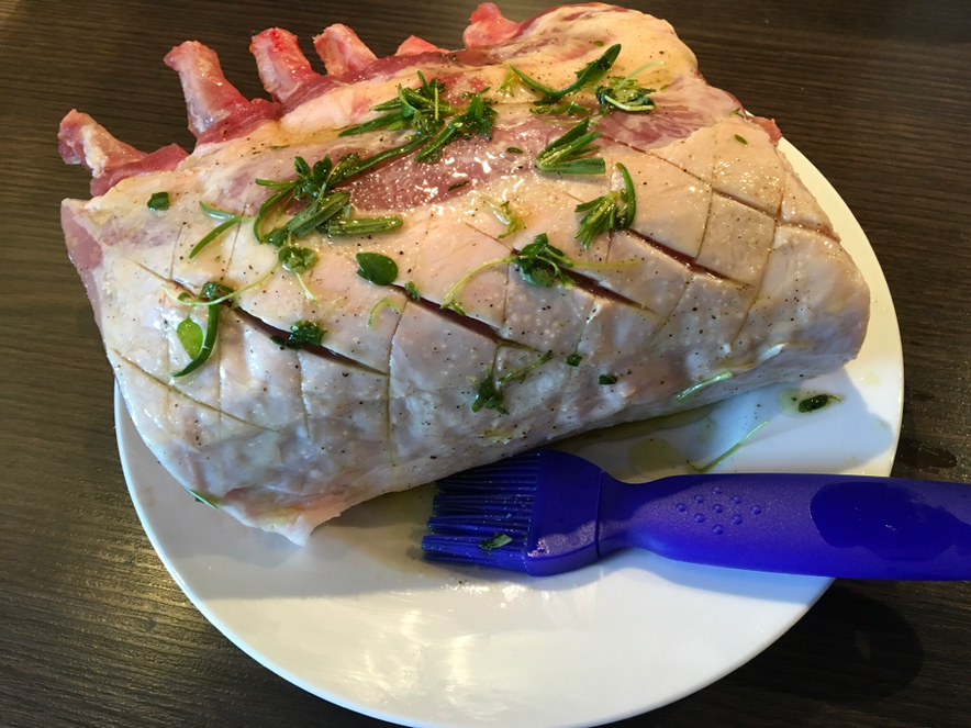 Duroc Karree im Heubett gegrillt - Barrybbq Grillblog