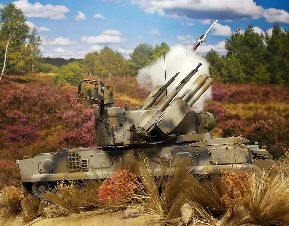 9K22 Tunguska - www.panzer-bau.de/diorama/militär/1:35