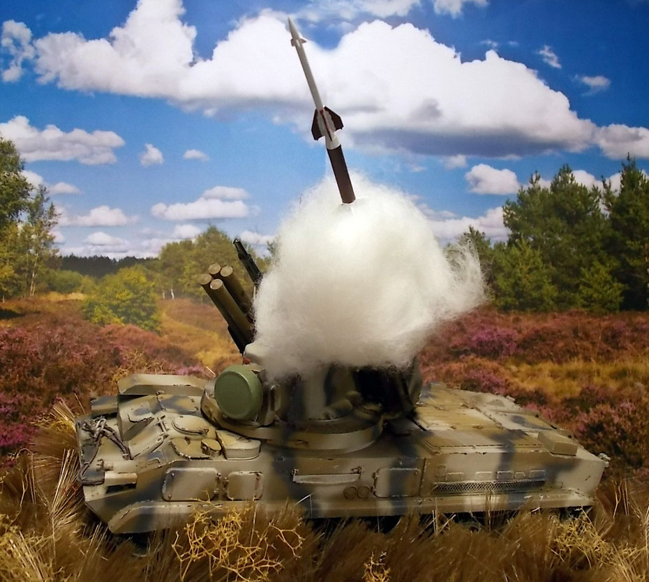 9K22 Tunguska - www.panzer-bau.de/diorama/militär/1:35
