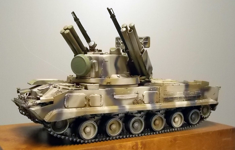 9K22 Tunguska - www.panzer-bau.de/diorama/militär/1:35