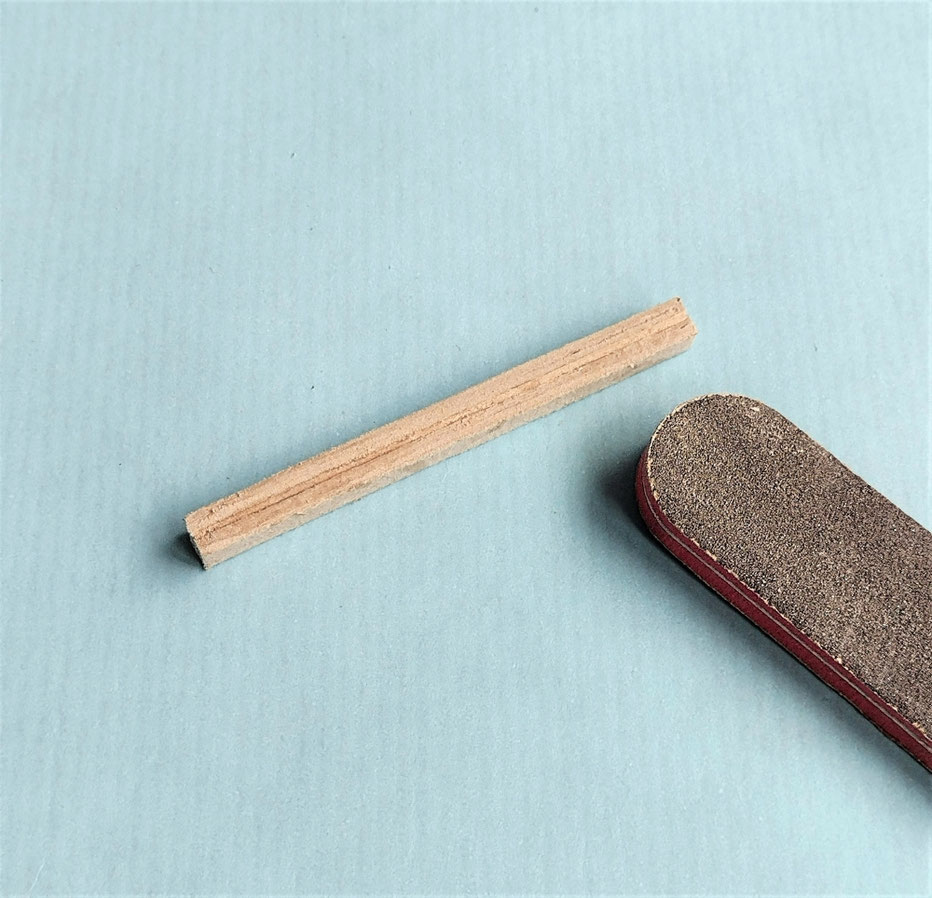 Anleitung Mini-Tisch aus Pappe - Lilliput Homes