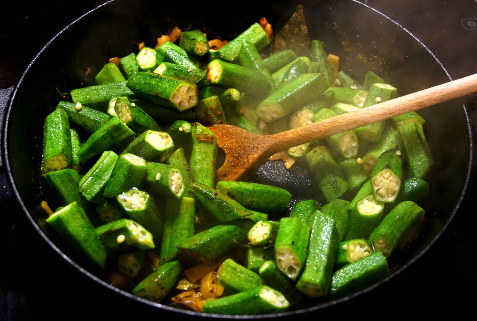 Bandakka Curry - Okra Curry aus Sri Lanka - zimtkringel - about food