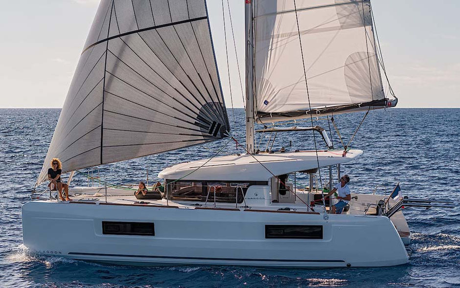 Premium Katamaran Mitsegeln Kroatien Split Segeltörn Dalmatien - TOERN.de