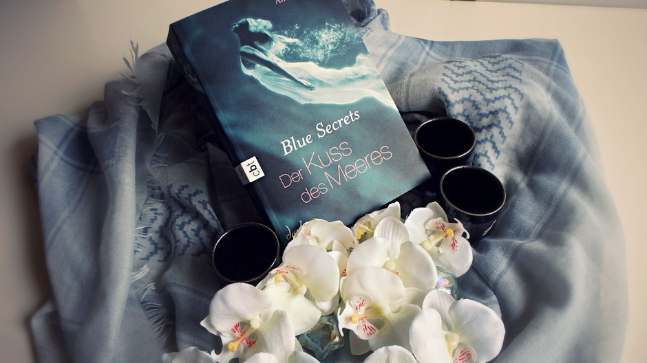 "Blue Secrets - Der Kuss des Meeres" (Bd. 1) - Anna Banks - Herzgeflüster
