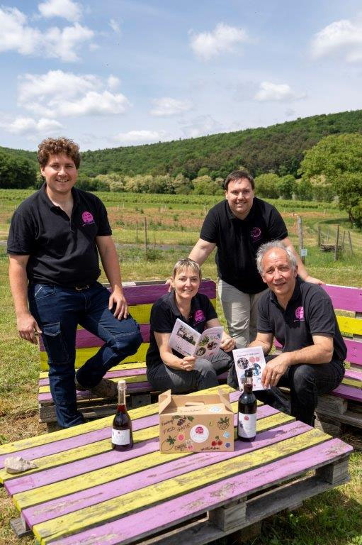 Visites au cœur du pays des petits fruits rouges - Ferme Fruirouge en ...