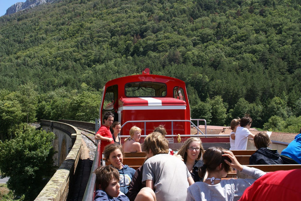 LE Train rouge - Pyrénées Audoises Tourisme