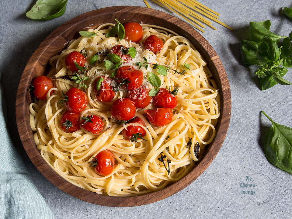 Pasta Bavette mit beschwipsten Kirschtomaten - Die Küchenlounge