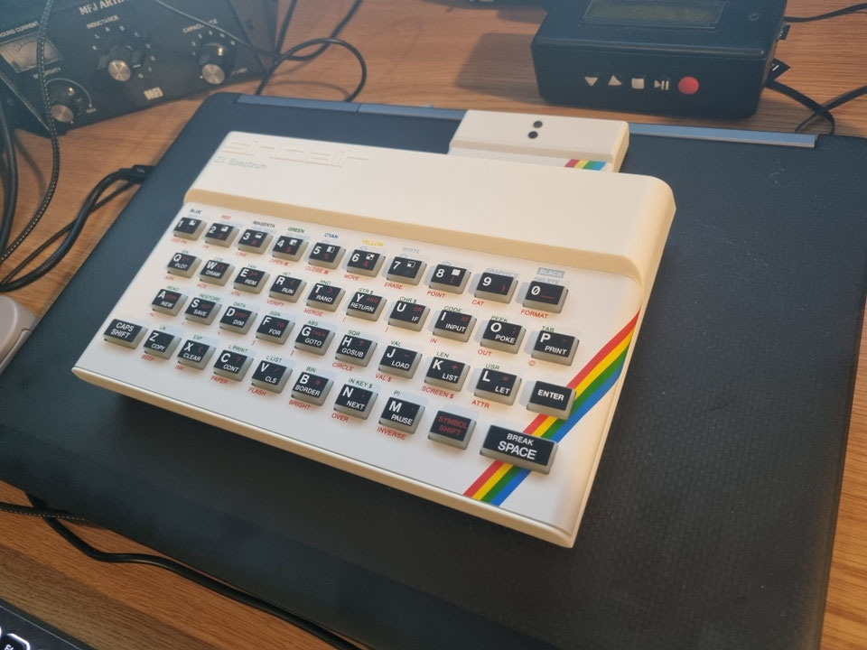 Build a Harlequin 8-bit ZX Spectrum from a kit - Amateur radio tips and ...
