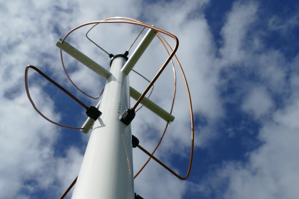 Antenna elicoidale QFH (Quadri Filar Helical) - Benvenuti su OfficinaHF!