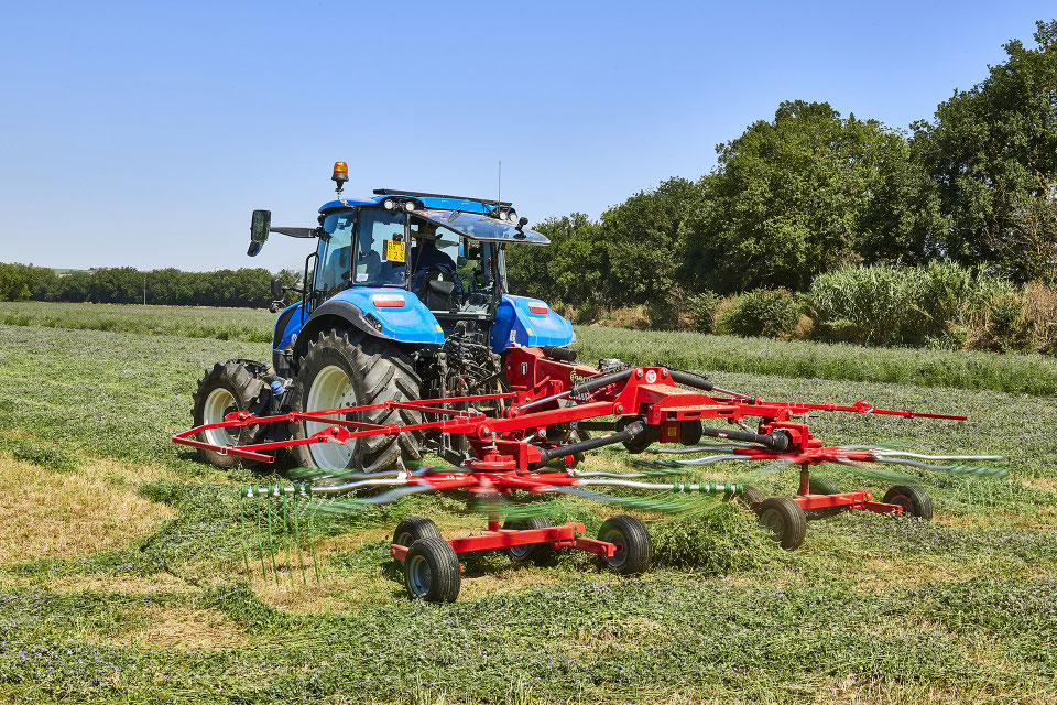 Double rotor rakes ENODUO 610/650H - D G BUSCOMBE