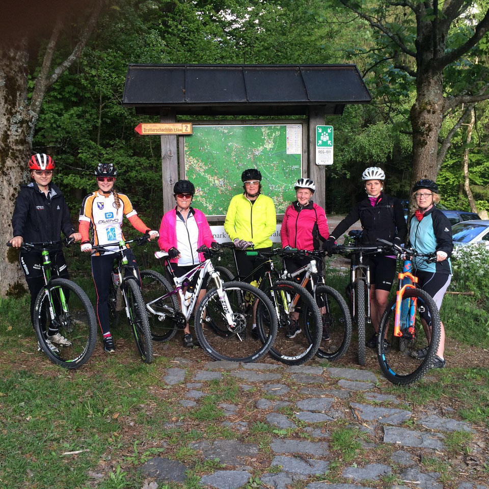 Active Lady-Gruppe unter der Leitung von Judith Probst - MTB-Team Böbrach