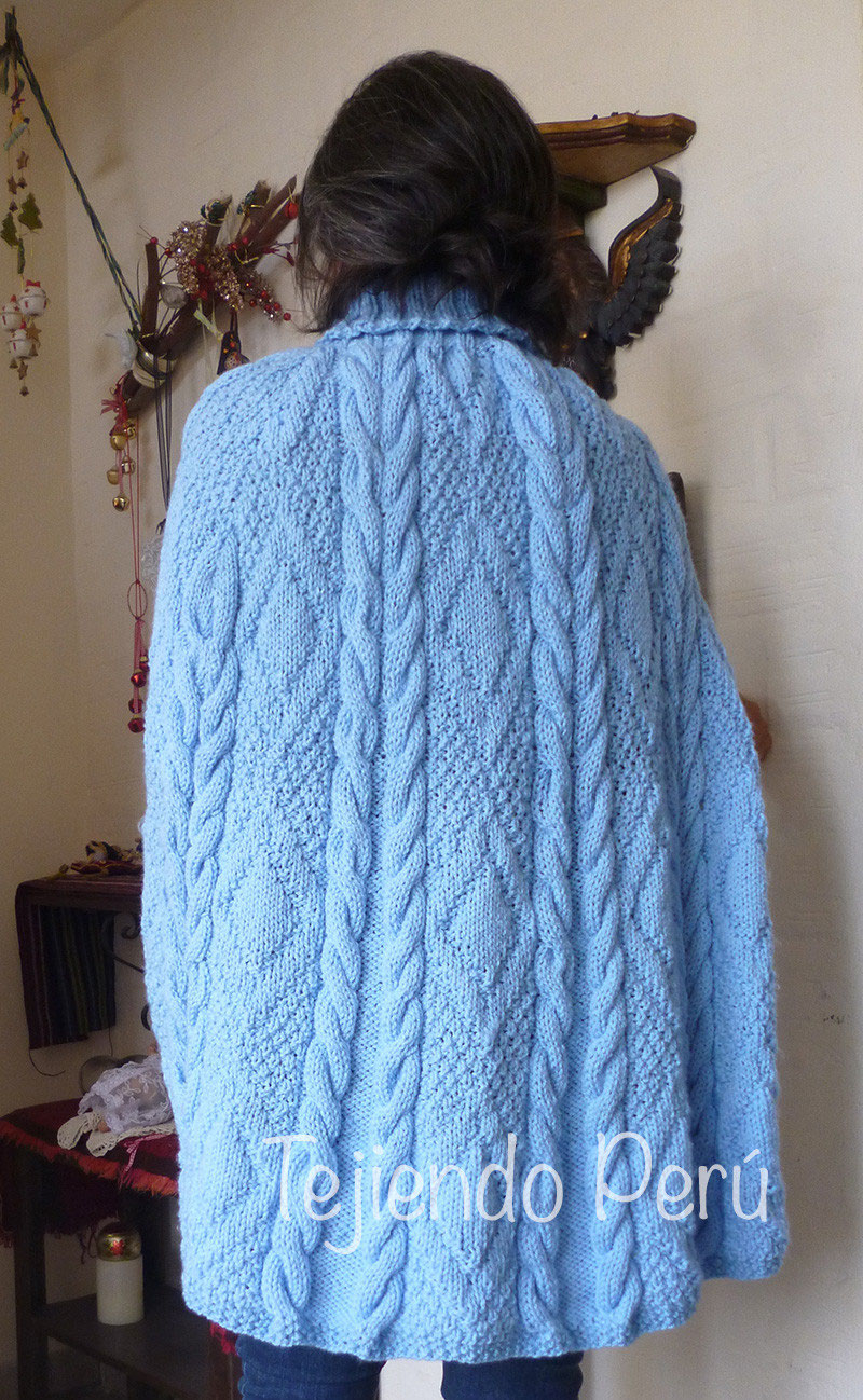 Capa con cuello doblado - Tejiendo Perú