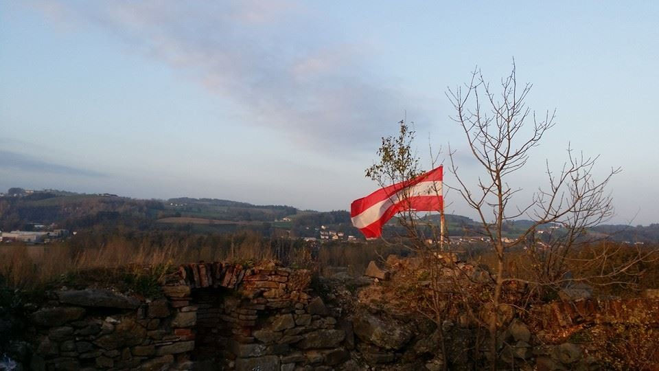 Erstmals in der beinahe 1000jährigen Geschichte weht, rechtzeitig zum ...