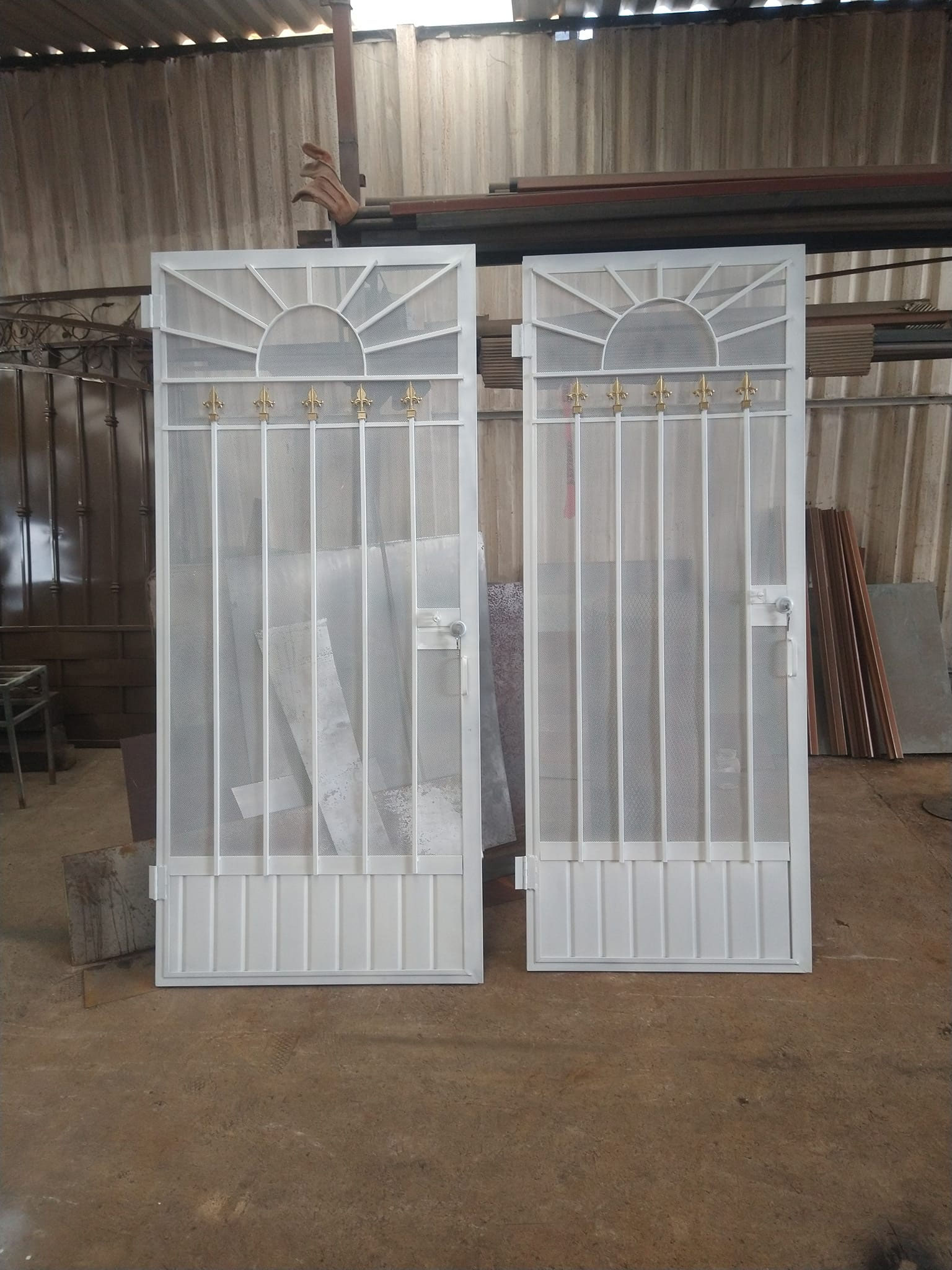 PUERTAS SPRING (MOSQUITERAS) - Página web de herreriaaguirreguadalupechih