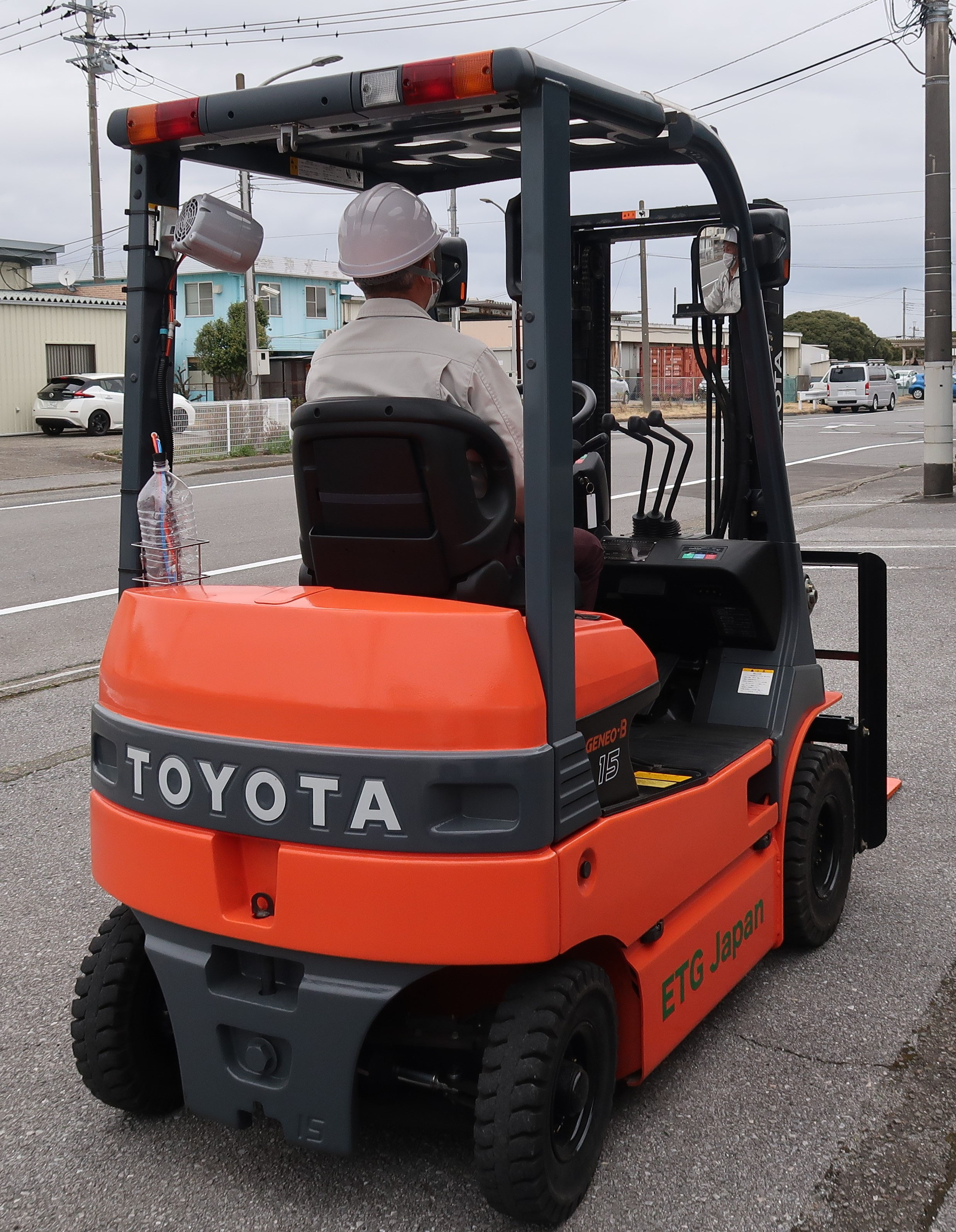 EvapoCooler: Dry misting evaporative cooler for forklift operators ...