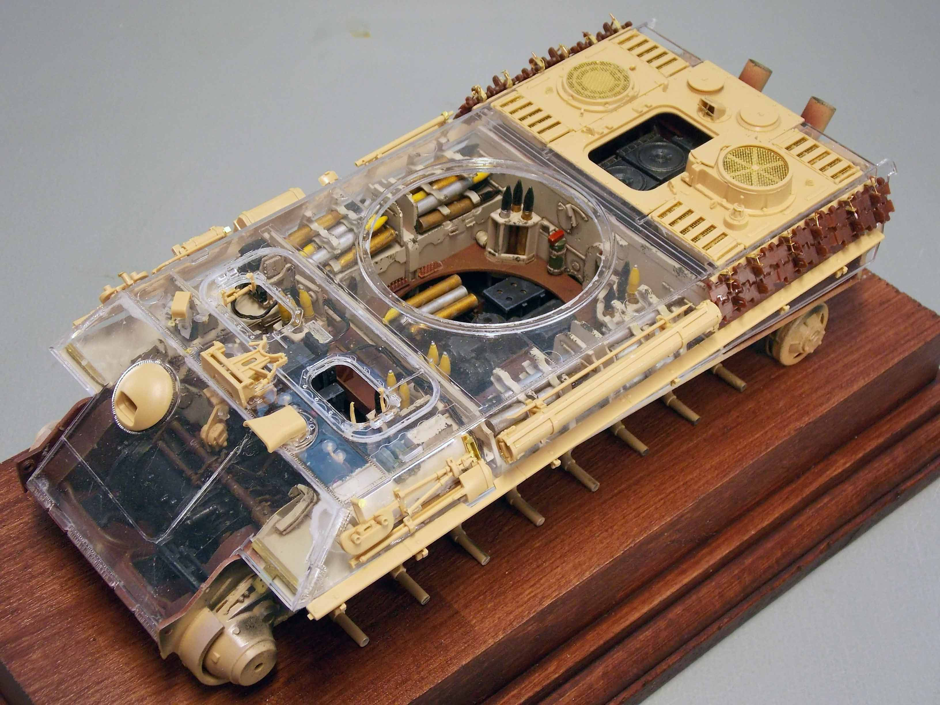 Panther G interior - www.panzer-bau.de/diorama/militär/1:35
