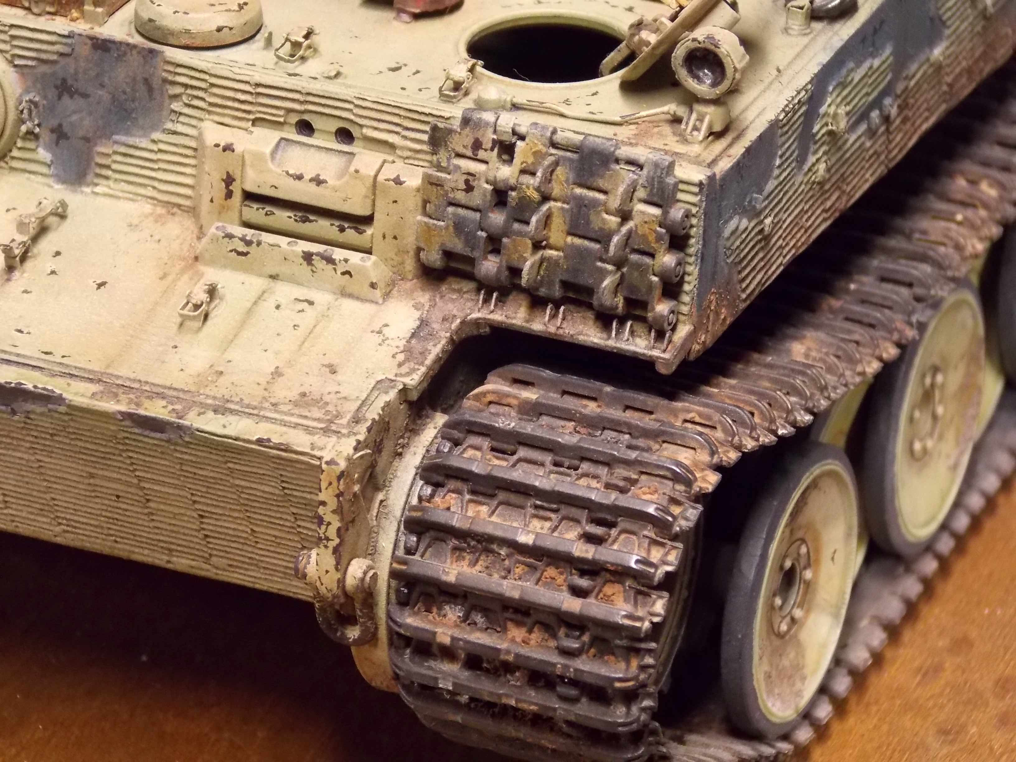 Tiger F13 Kampfgruppe Fehrmann - www.panzer-bau.de/diorama/militär/1:35