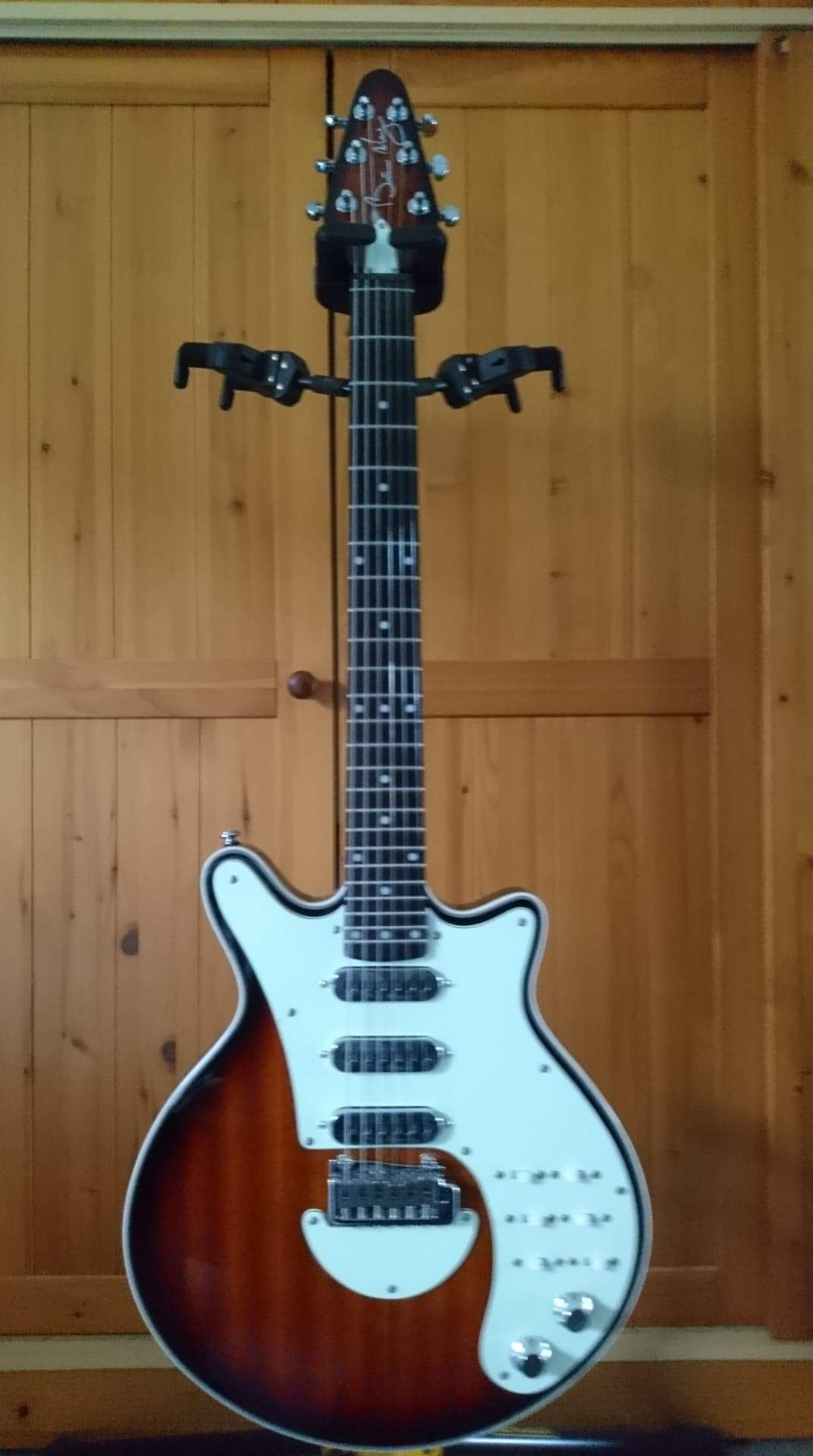 Brian May Signature - TANDEM