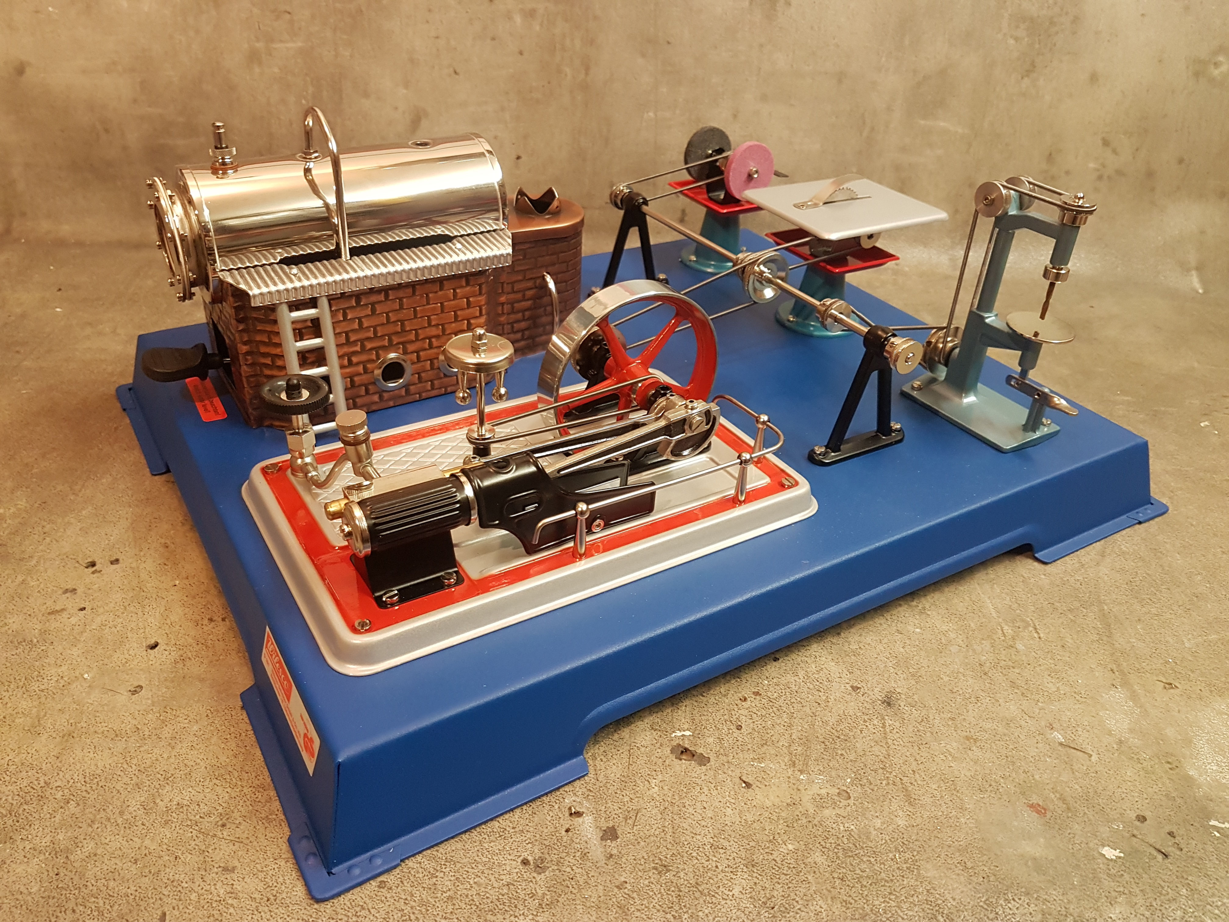 eine nagelneue D161 / a brandnew D161 - Stefans-OldSmoky