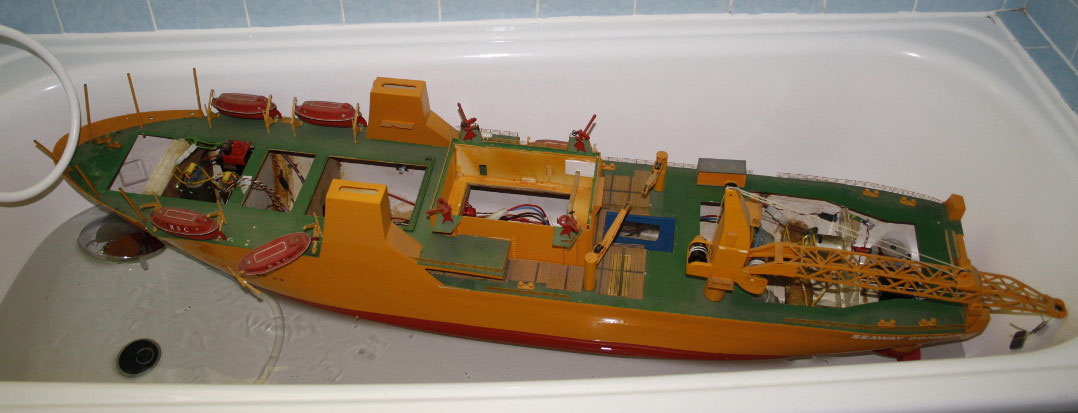 Ein Taucherbasisschiff wird Restauriert - modellbauplages Webseite!