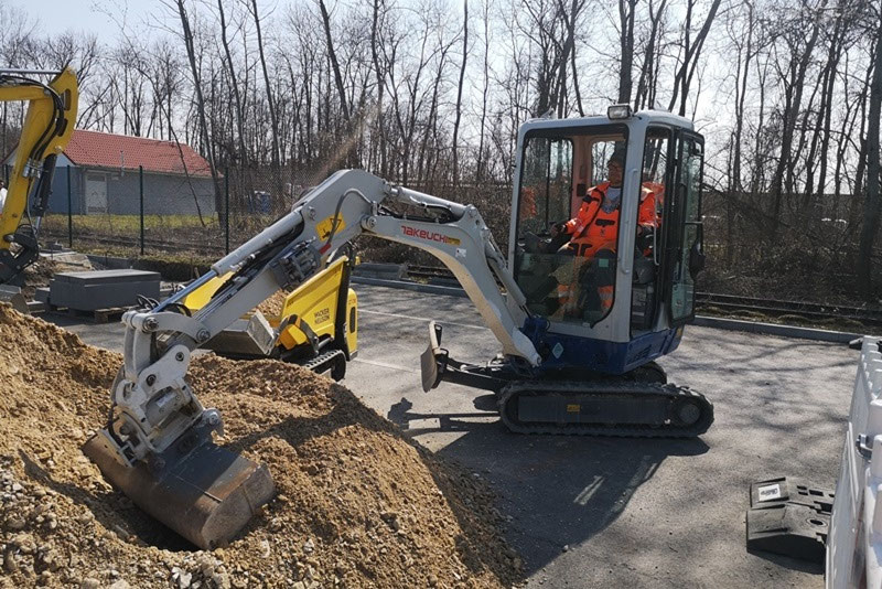 Geballte Power - kraftvolle Baumaschinen - Richard Schulz Tiefbau