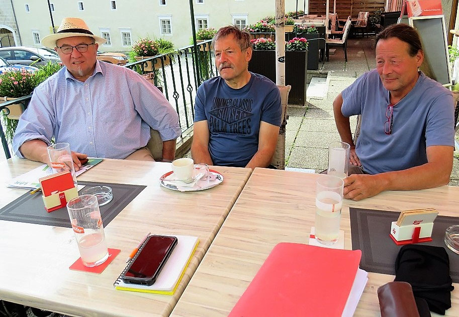 Junistammtisch der Imker - iv-poeggstalls Webseite!