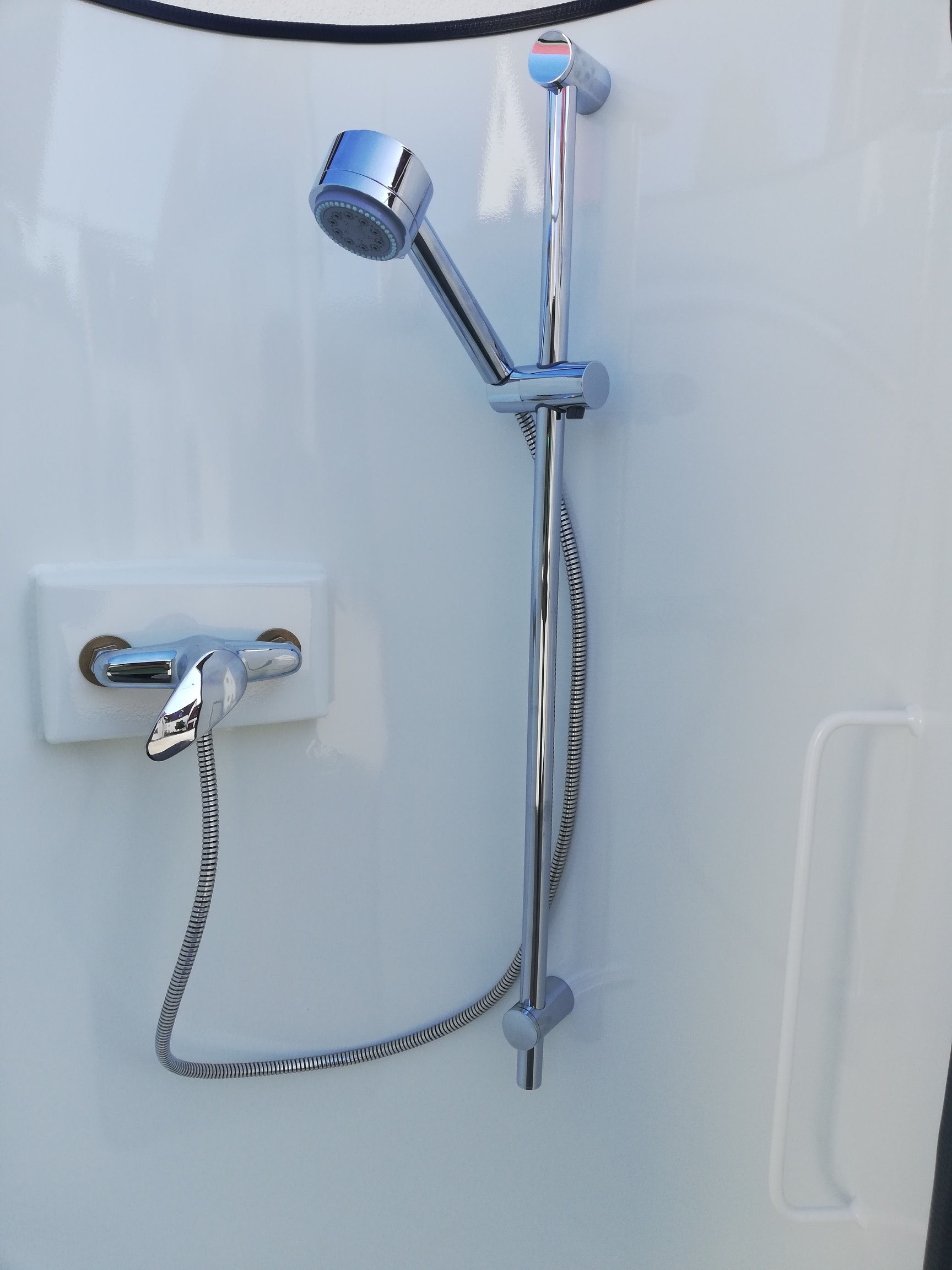 Mobile Duschen mieten - WC Schnell-Vermietung - LocaFuites, Luxembourg