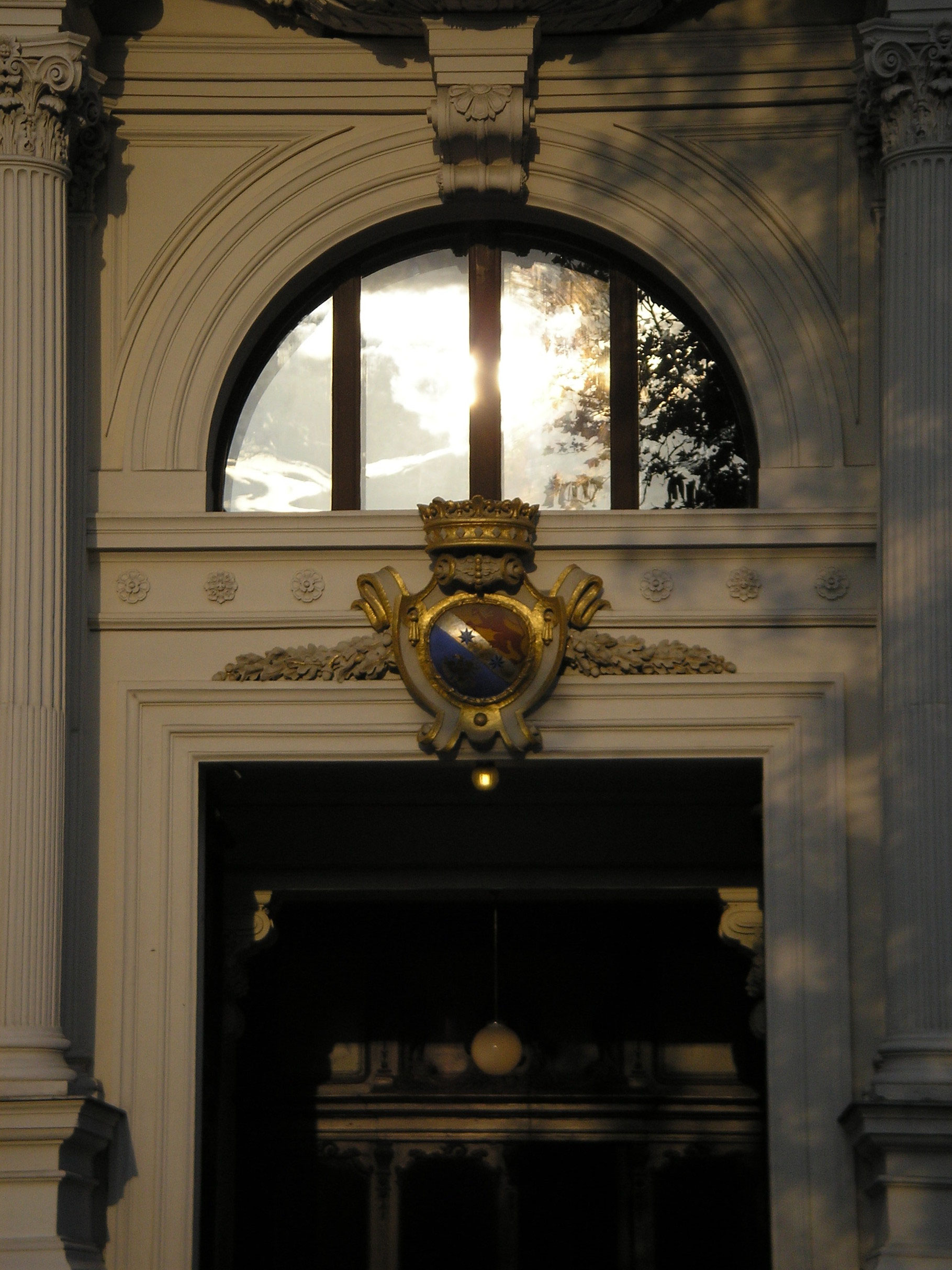 LE MONDE EVANOUI d'ENID HENNOCQ et d'ALIX de ROTHSCHILD. LES SCHEY VON ...