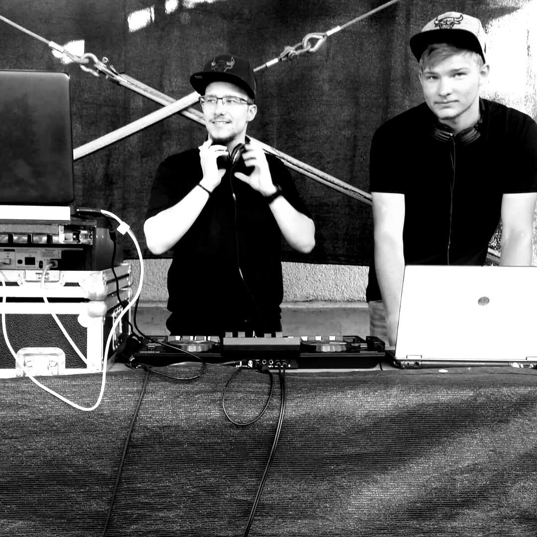 SHORT STORY OF PROJ3CT 7 - projectsevenofficials Webseite!